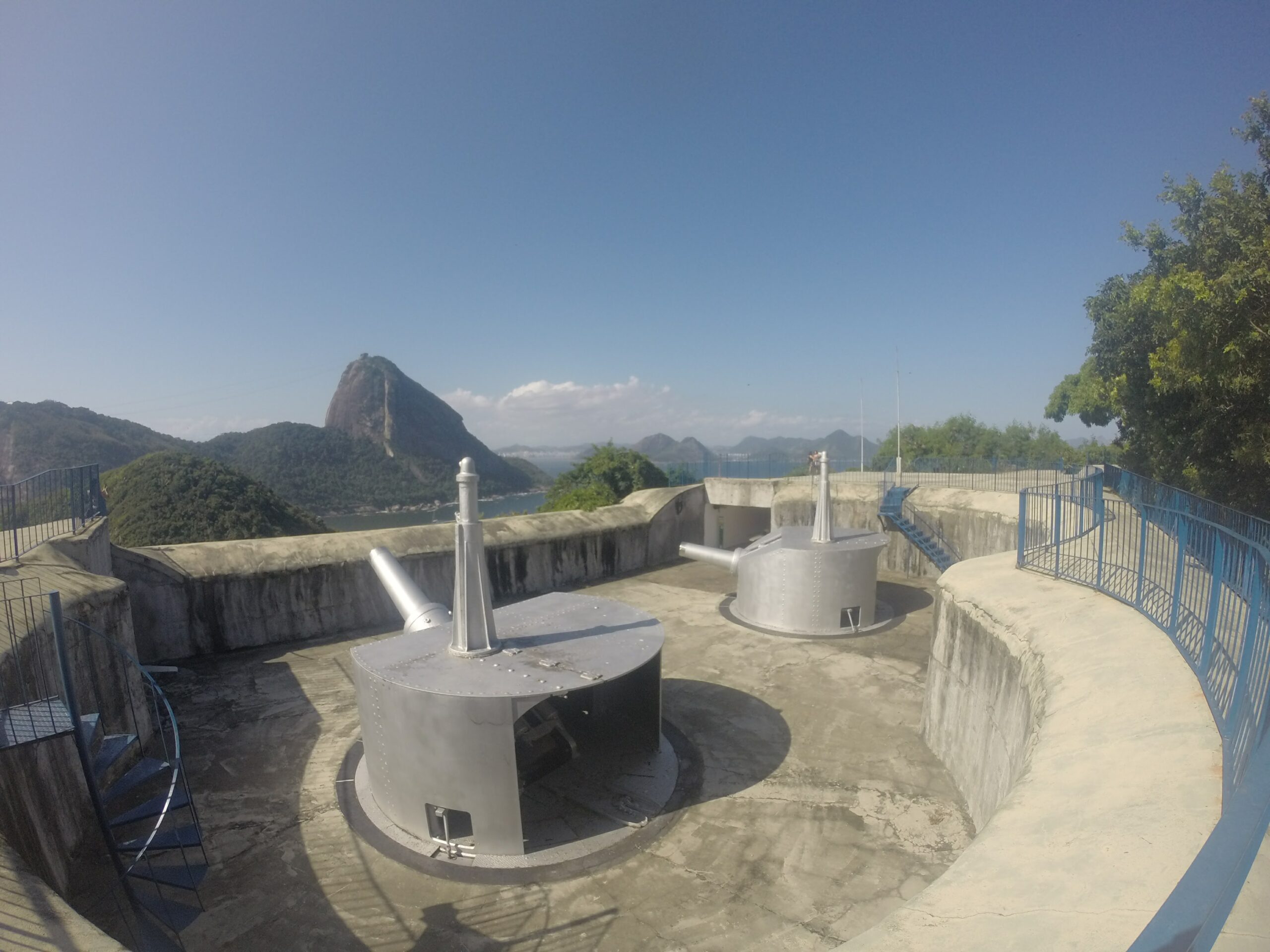 Forte do Leme, visão panorâmica do Rio e caminhada ecológica