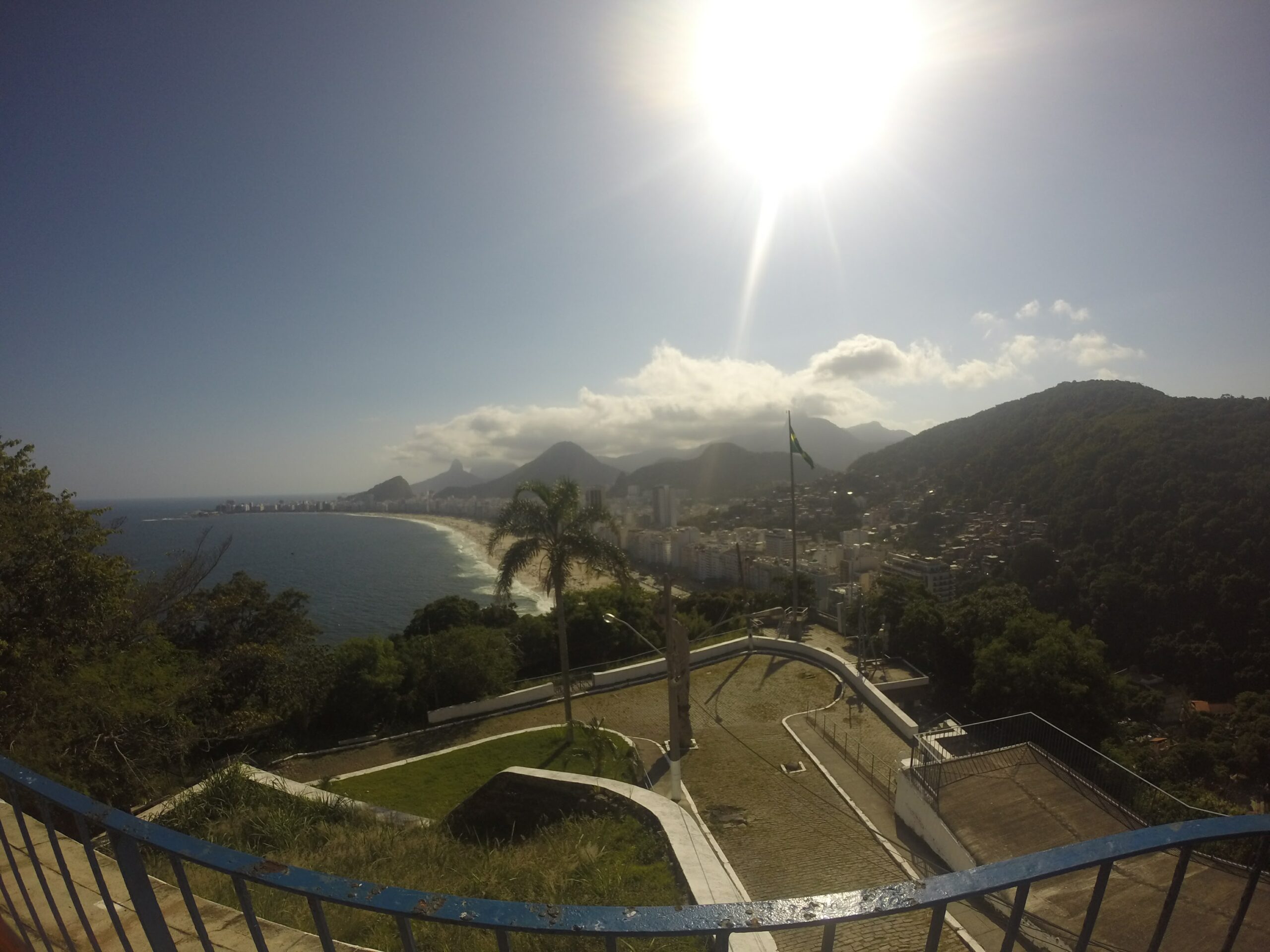 Forte do Leme, visão panorâmica do Rio e caminhada ecológica